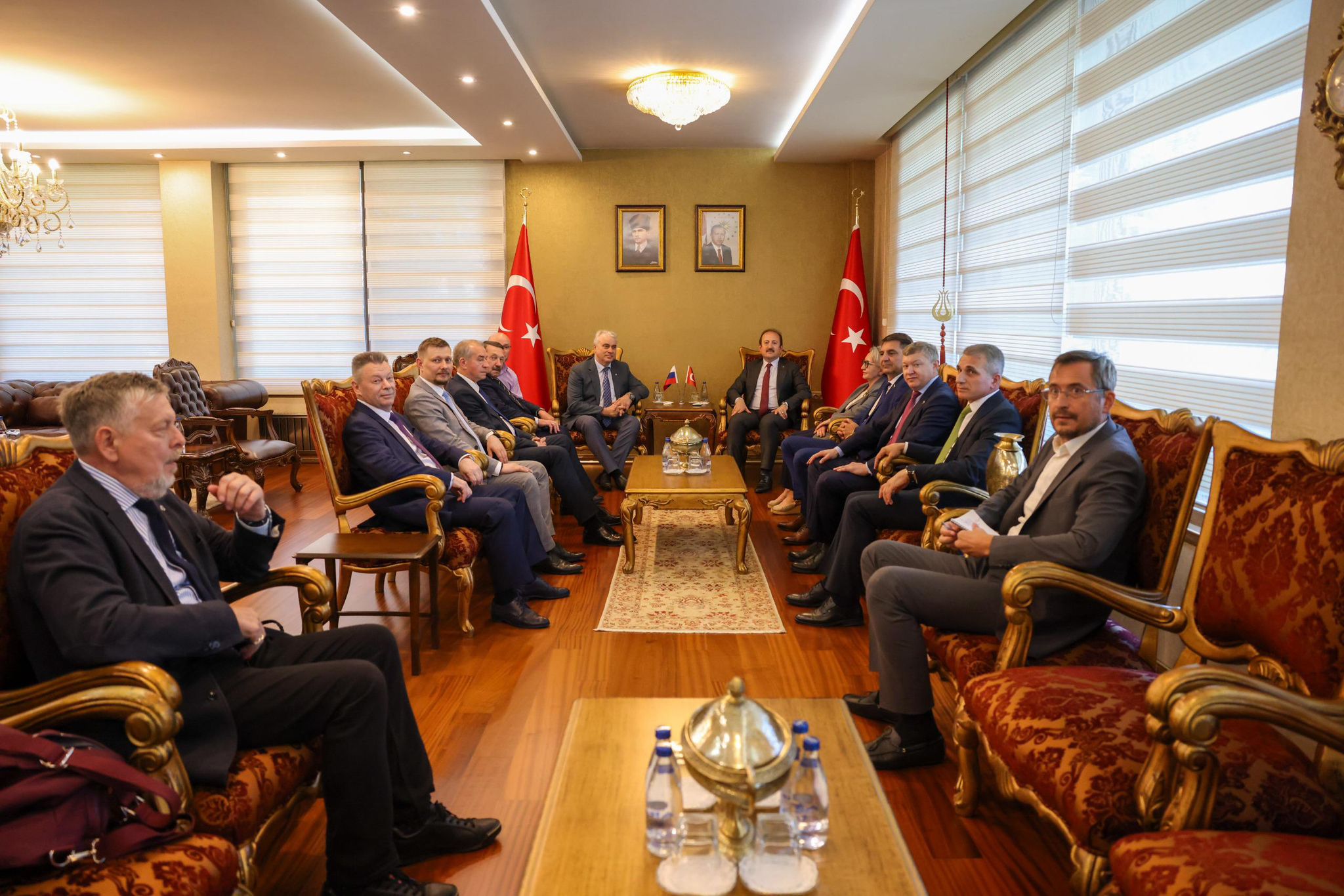 VALİ PEHLİVAN, RUSYA FEDERASYONU DEVLET DUMASI ENERJİ KOMİTESİ BAŞKANI ... VALİ PEHLİVAN, RUSYA FEDERASYONU DEVLET DUMASI ENERJİ KOMİTESİ BAŞKANI ...